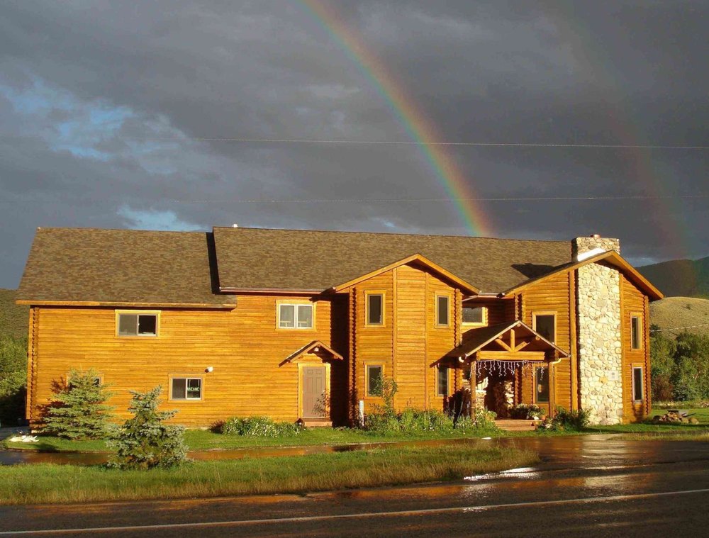 INN ON THE BEARTOOTH - Updated September 2025 - 15 Photos - 6648 US ...