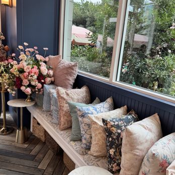 LITTLE HEN - HOUSTON - Updated March 2025 - 1212 Photos & 425 Reviews ...