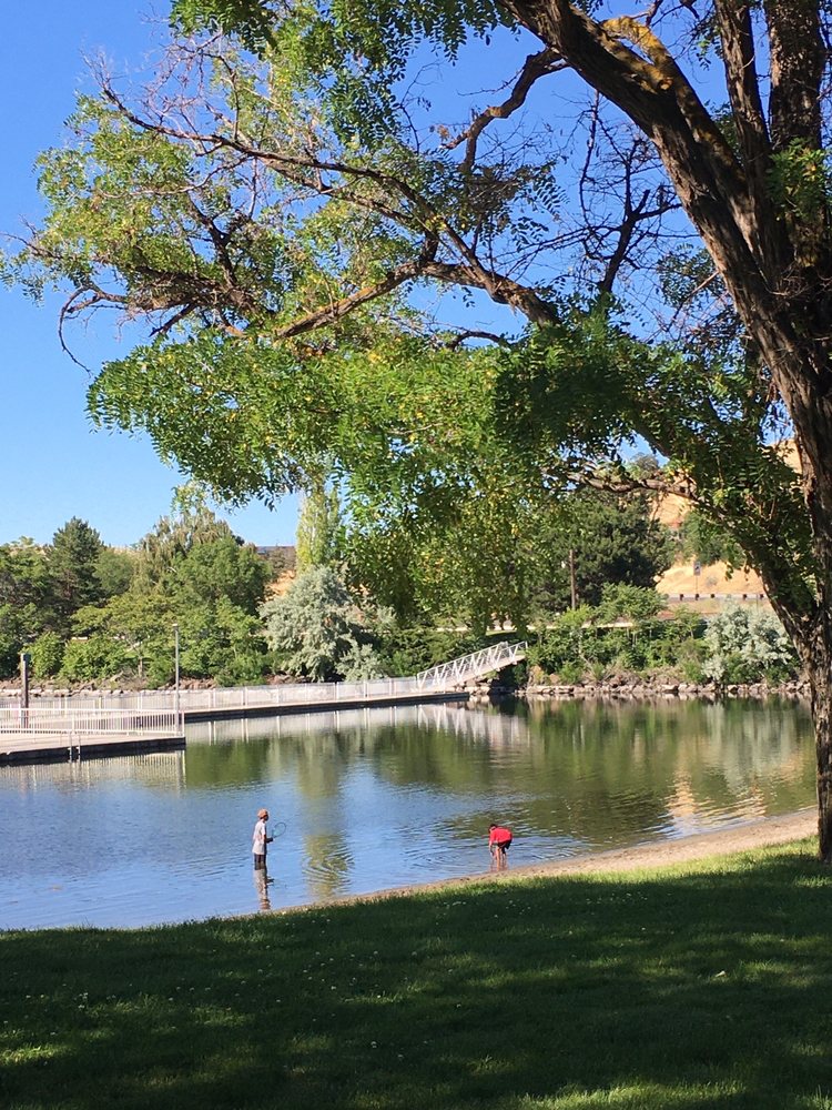 EARL SNELL MEMORIAL PARK - Updated August 2025 - Beech St, Arlington ...