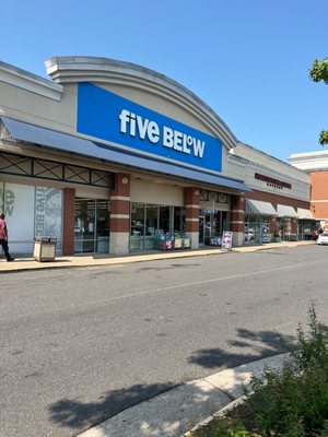 FIVE BELOW - Updated September 2025 - 25 Photos - Bailey's Crossroads ...