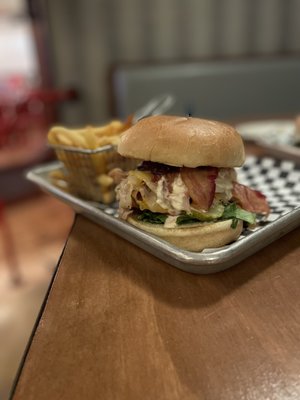 LADDER 133 SPORTS KITCHEN & SOCIAL - Updated December 2025 - 275 Photos ...