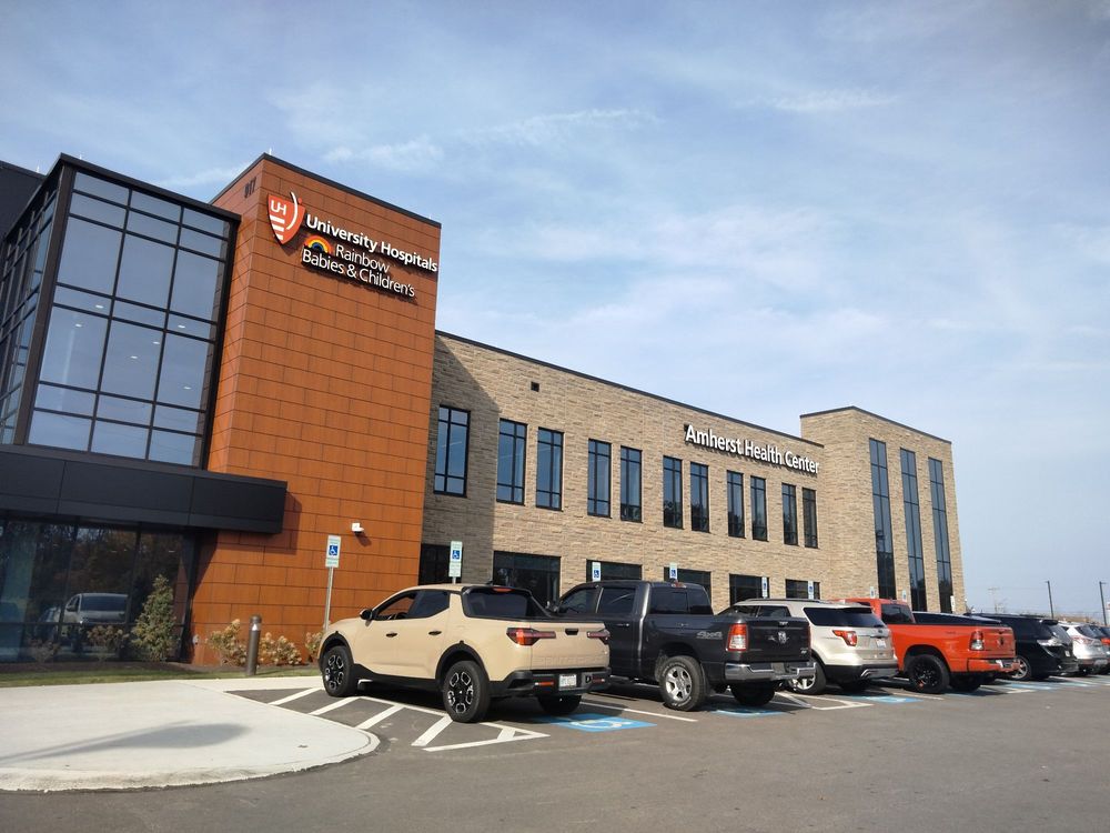 UH AMHERST HEALTH CENTER - Updated January 2026 - 917 N Lake St ...