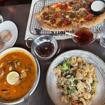 VON’S 1000 SPIRITS - Updated November 2024 - 4155 Photos & 3417 Reviews ...