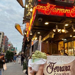 FERRARA BAKERY & CAFE - 2813 Photos & 1749 Reviews - 195 Grand St, New ...