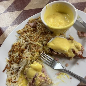 HOMETOWN CAFE with 226 real customer photos - Updated August 2024 - 294 ...