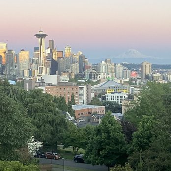 KERRY PARK - Updated August 2025 - 2091 Photos & 1052 Reviews - 211 W ...