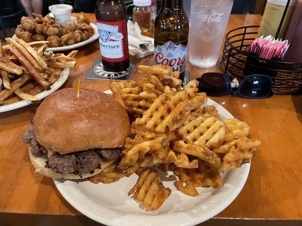 VERONA TAVERN - Updated October 2025 - 12 Reviews - 12 N Verona Rd, Bad ...