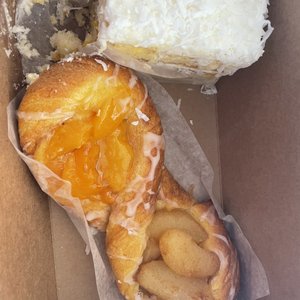 OLD TOWNE DANVILLE BAKERY & CAFE - 404 Photos & 337 Reviews - 105 Town ...