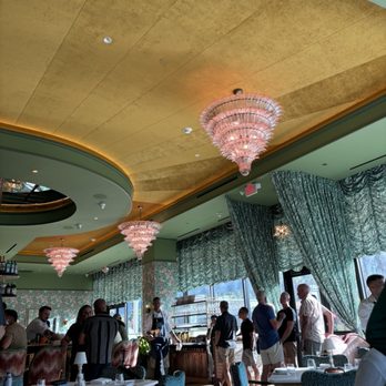 BAR ISSI - Updated June 2025 - 106 Photos & 47 Reviews - 414 N Palm ...