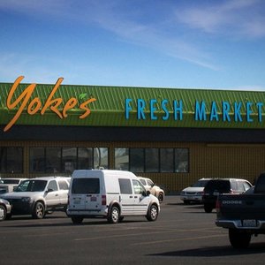 YOKE’S FRESH MARKET - Updated September 2024 - 25 Photos & 32 Reviews ...