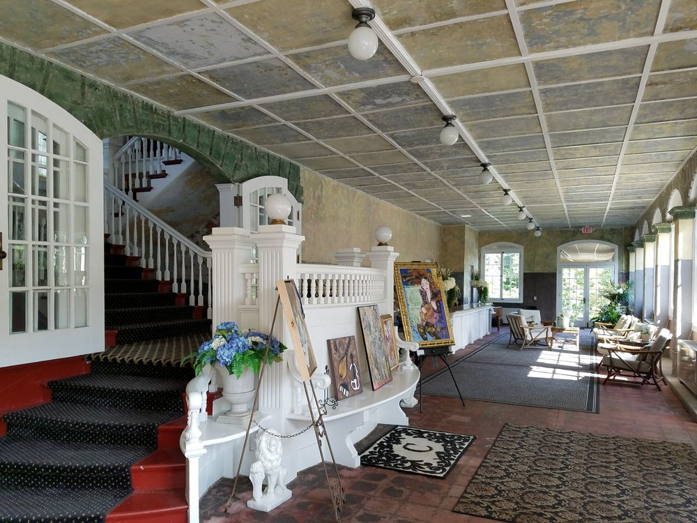 THE CASTLE INN - Updated April 2025 - 24 Photos - 20 Delaware Ave ...