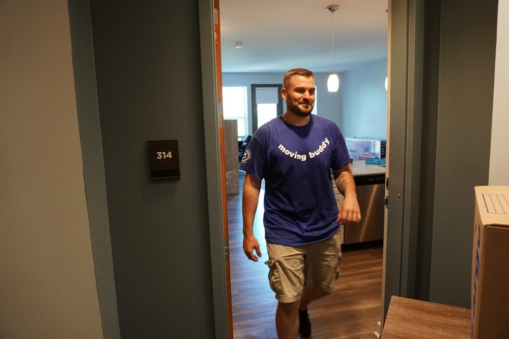 MOVING BUDDY - Updated November 2025 - 17 Photos - 13705 Lakewood ...