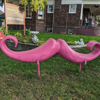 WORLD’S LARGEST MUSTACHE - Updated September 2025 - 516 N Pine St ...