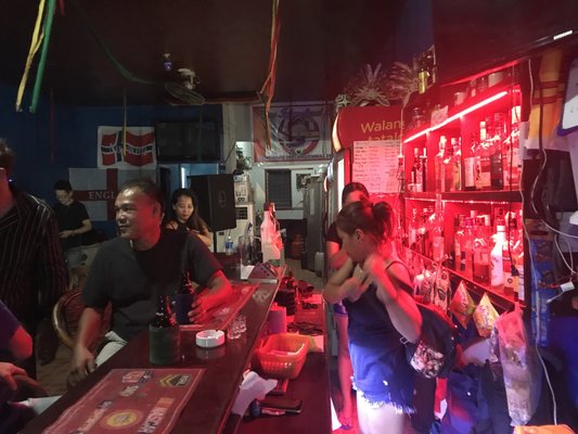 KANGAROO BAR & BISTRO - Updated January 2026 - 21 Photos - Abuno, Pajac ...