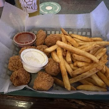 GATORS WING SHACK GRILL & PIZZERIA - Updated November 2025 - 236 Photos ...