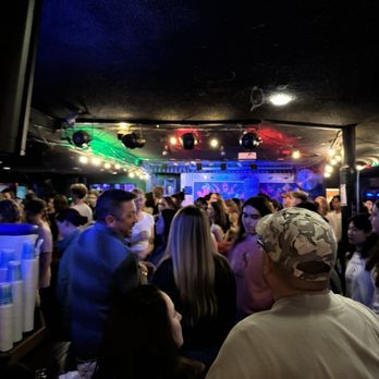 THE LITTLE RED HEN - Updated October 2025 - 124 Photos & 225 Reviews ...