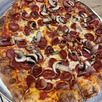 PINTHOUSE PIZZA - Updated May 2024 - 814 Photos & 964 Reviews - 4236 S ...