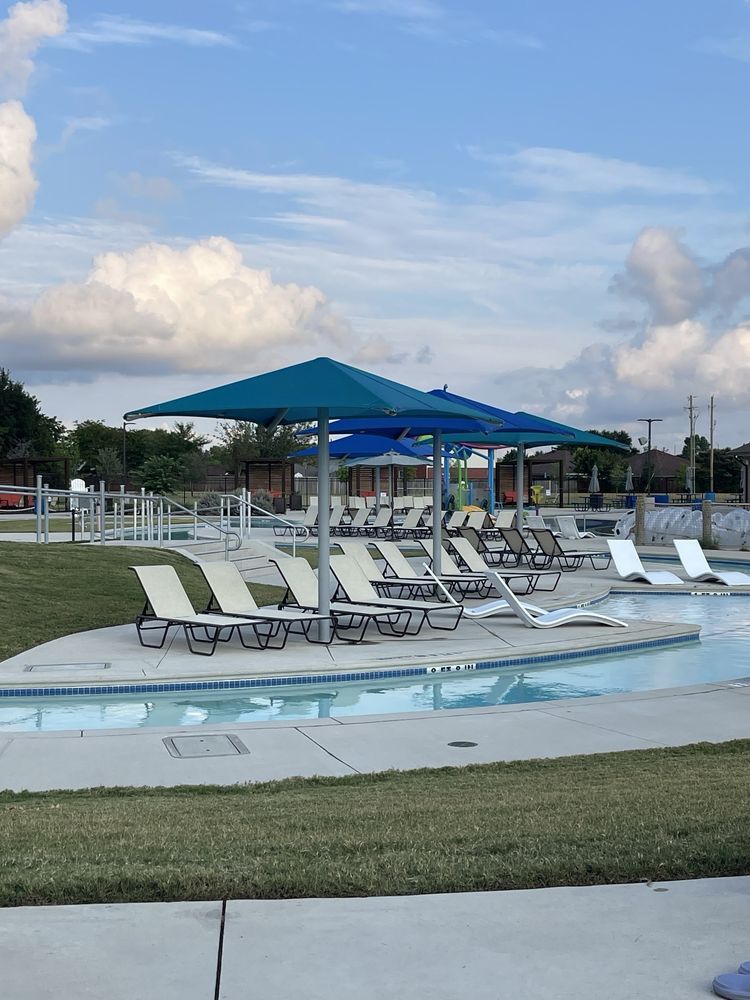 CEDAR HILL LAGOON - Updated October 2025 - 631 Somerset Dr, Cedar Hill ...