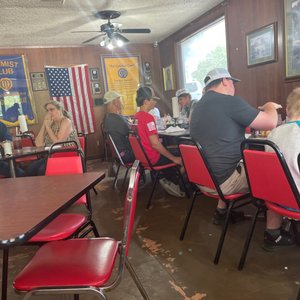 HOWELL’S WESTERN CAFE - 50 Photos & 51 Reviews - 401 W Hwy 199 ...