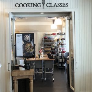SUR LA TABLE - 102 Photos & 48 Reviews - Cooking Classes - 438 Plaza ...