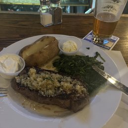 COWESETT INN - Updated June 2024 - 89 Photos & 99 Reviews - 226 ...