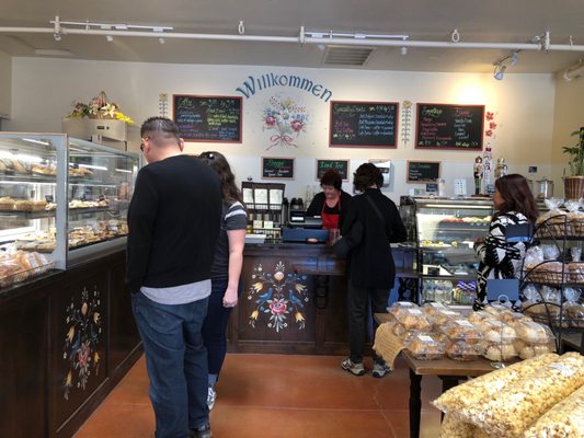 IT’S A DIVINE BAKERY - 18 Photos & 73 Reviews - Bakeries - 6140 E Cave ...