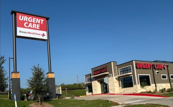 TEXAS MEDCLINIC URGENT CARE - MANOR - Updated June 2026 - 10 Photos ...