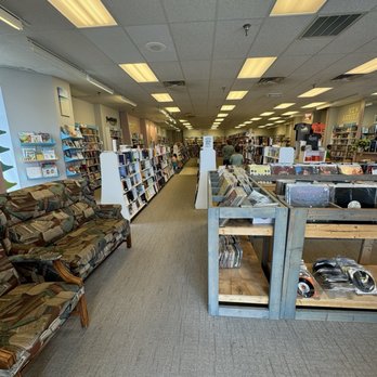 BOOK EXCHANGE - Updated September 2025 - 29 Photos - 1412 Greenbrier ...