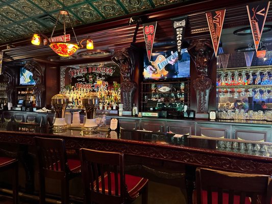 MAD BOAR RESTAURANT & PUB - Updated December 2024 - 247 Photos & 165 ...