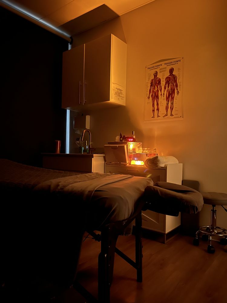 SOUL OASIS MASSAGE - Updated December 2025 - 17 Photos - 18303 Perkins ...