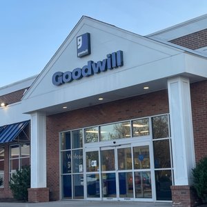 GOODWILL STORE & DONATION CENTER - Updated January 2026 - 13 Photos ...