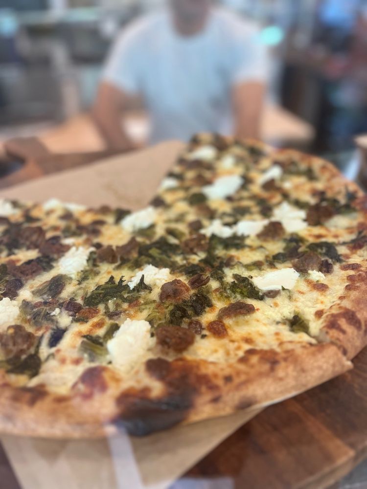 FRIENDS AND FAMILY PIZZA CO - Updated December 2025 - 65 Photos & 43 ...