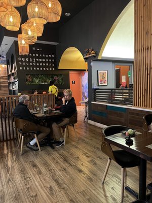 THAI TABLE - Updated October 2024 - 88 Photos & 52 Reviews - 5221 ...