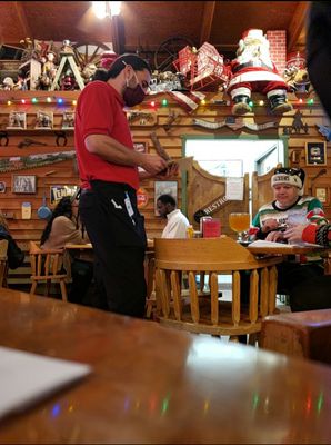 HAMBURGER FACTORY FAMILY RESTAURANT - 588 Photos & 561 Reviews - 14122 ...