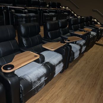 REGAL SPRINGFIELD TOWN CENTER - Updated December 2024 - 210 Photos ...