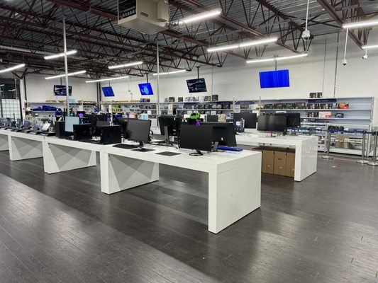 CANADA COMPUTERS & ELECTRONICS - Updated December 2025 - 3057 Grandview ...