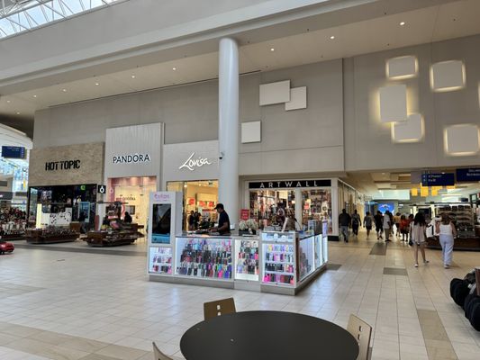 LYNNHAVEN MALL - Updated October 2025 - 656 Photos & 179 Reviews - 701 ...