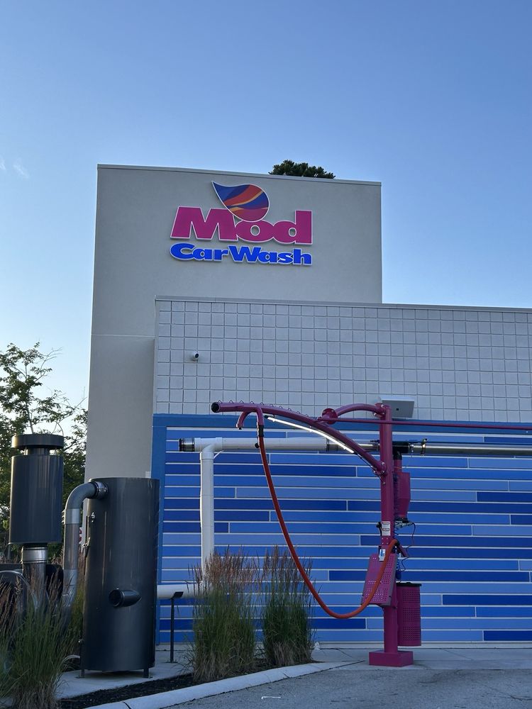 MODWASH - Updated December 2025 - 20 Photos - 833 Fischer Blvd, Toms ...