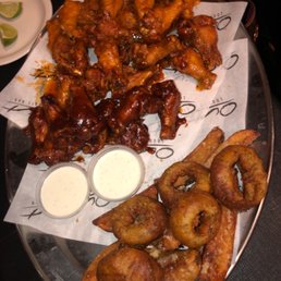 OUTPUT LOUNGE & SPORTS BAR - 244 Photos & 436 Reviews - 1758 W Grand ...