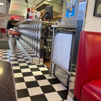 STARLINER DINER - Updated December 2025 - 34 Photos & 28 Reviews - 5111 ...