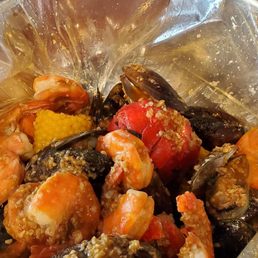 THE CRAWFISH HUT - Updated December 2025 - 412 Photos & 301 Reviews ...