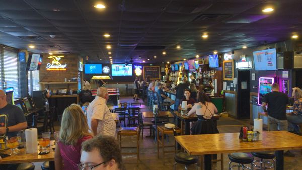 EAGLE’S POINT BAR & GRILL - Updated February 2025 - 133 Photos & 137 ...