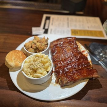 WINDSOR - Updated January 2025 - 1973 Photos & 1905 Reviews - 5223 N ...