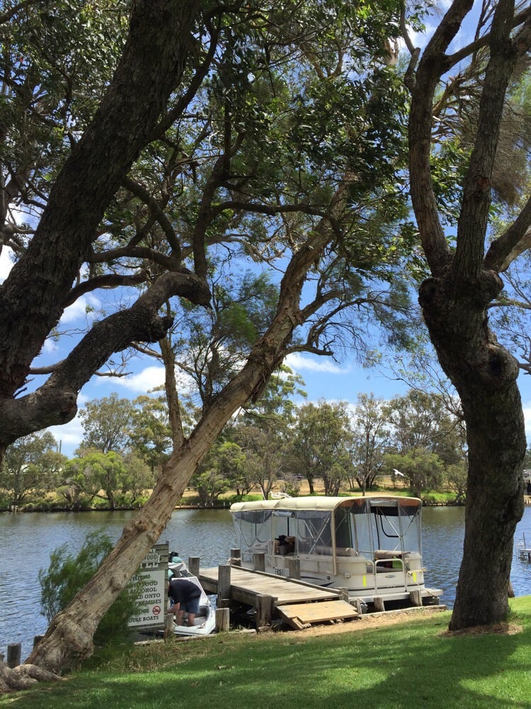 RAVENSWOOD HOTEL - Lloyd Ave, Ravenswood Western Australia, Australia ...