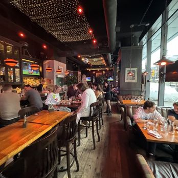 FOX ON JOHN - Updated July 2024 - 377 Photos & 172 Reviews - 106 John ...