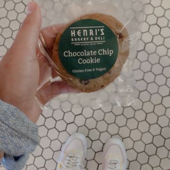 HENRI’S BAKERY & DELI - Updated July 2025 - 79 Photos & 93 Reviews ...