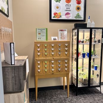 MANSFIELD PUBLIC LIBRARY - Updated December 2025 - 18 Photos - 104 S Wisteria St, Mansfield ...