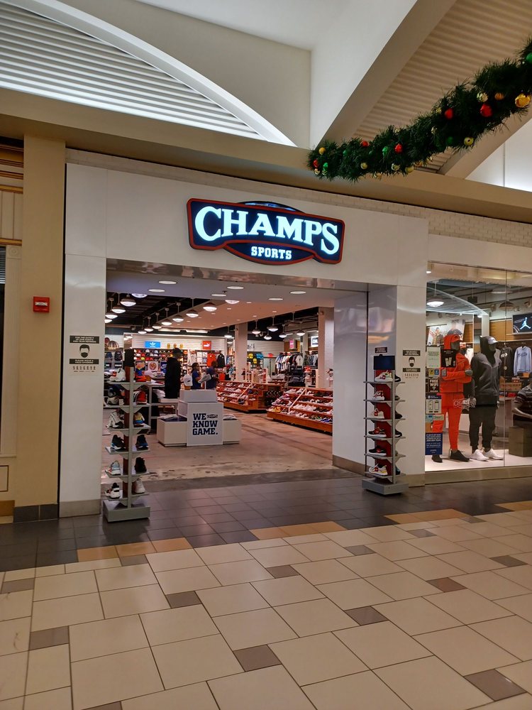 CHAMPS SPORTS - 3499 E Colonial Dr, Orlando, Florida - Sports Wear ...
