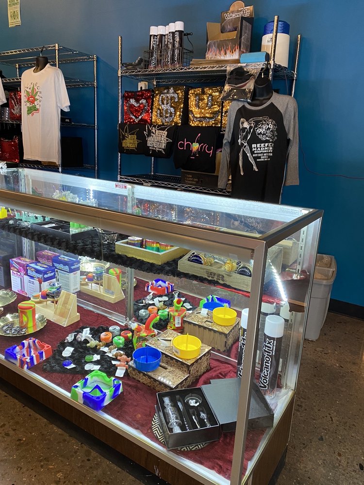 REEFER MADNESS DISPENSARY - 18 Photos - 4401 E 46th Ave, Denver ...