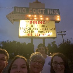 BIG FOOT INN - Updated July 2025 - 59 Photos & 118 Reviews - 11508 N US ...